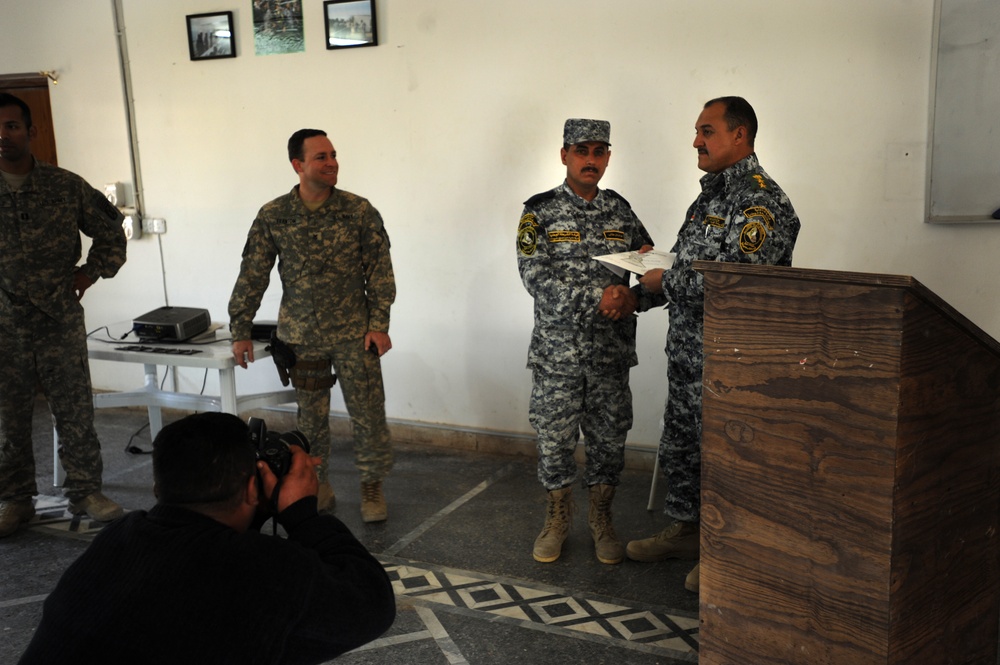 DVIDS - Images - First Iraqi combat camera class [Image 7 of 22]