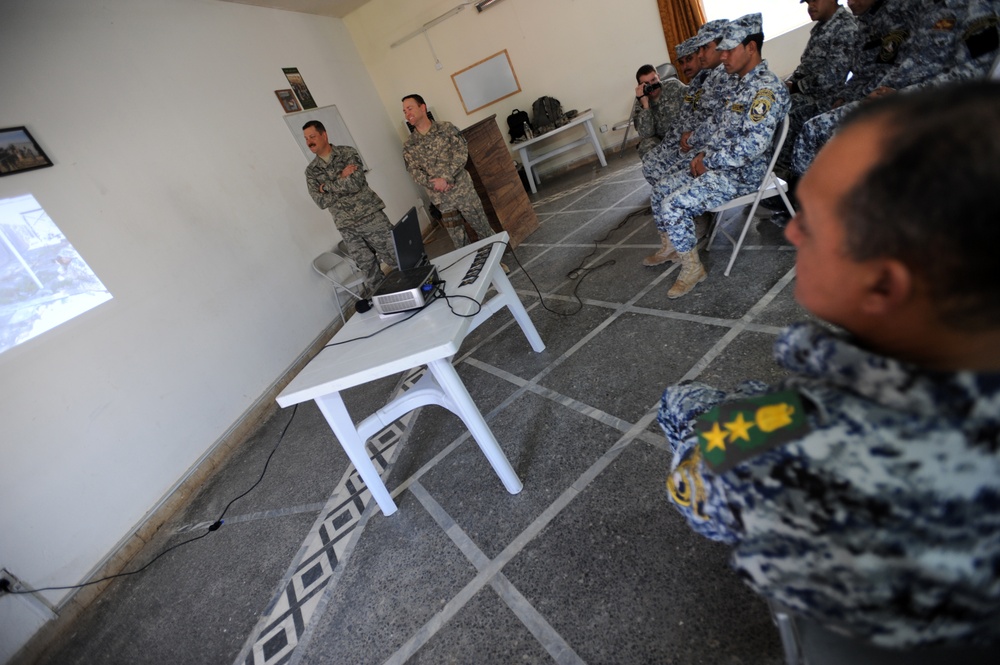 DVIDS - Images - First Iraqi combat camera class [Image 11 of 22]