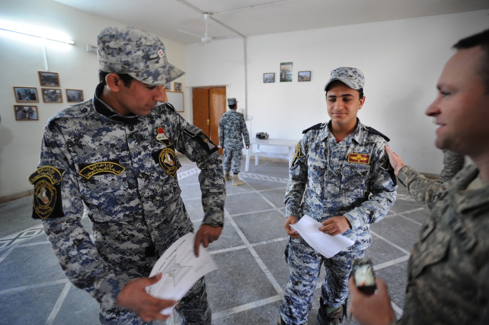 DVIDS - Images - First Iraqi combat camera class [Image 14 of 22]
