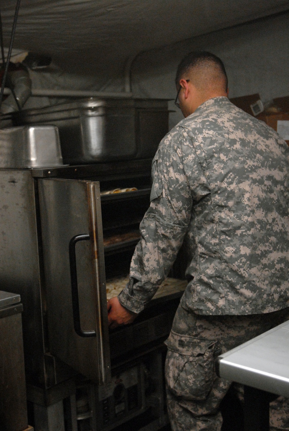 DVIDS - News - Feeding the troops in battle