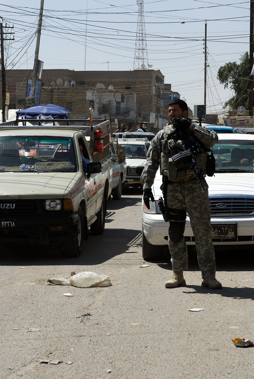 DVIDS - Images - School supplies delivered in Basra [Image 4 of 16]