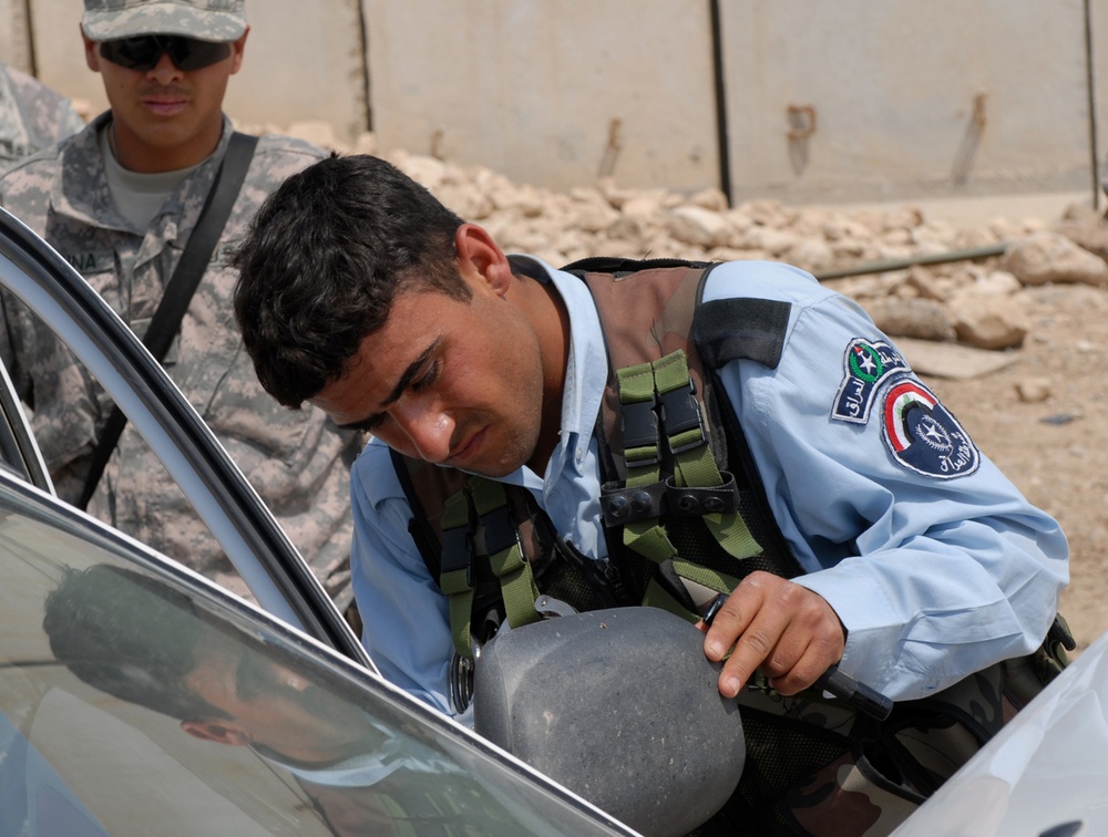 DVIDS - News - Iraqi police train to provide Babil province better security