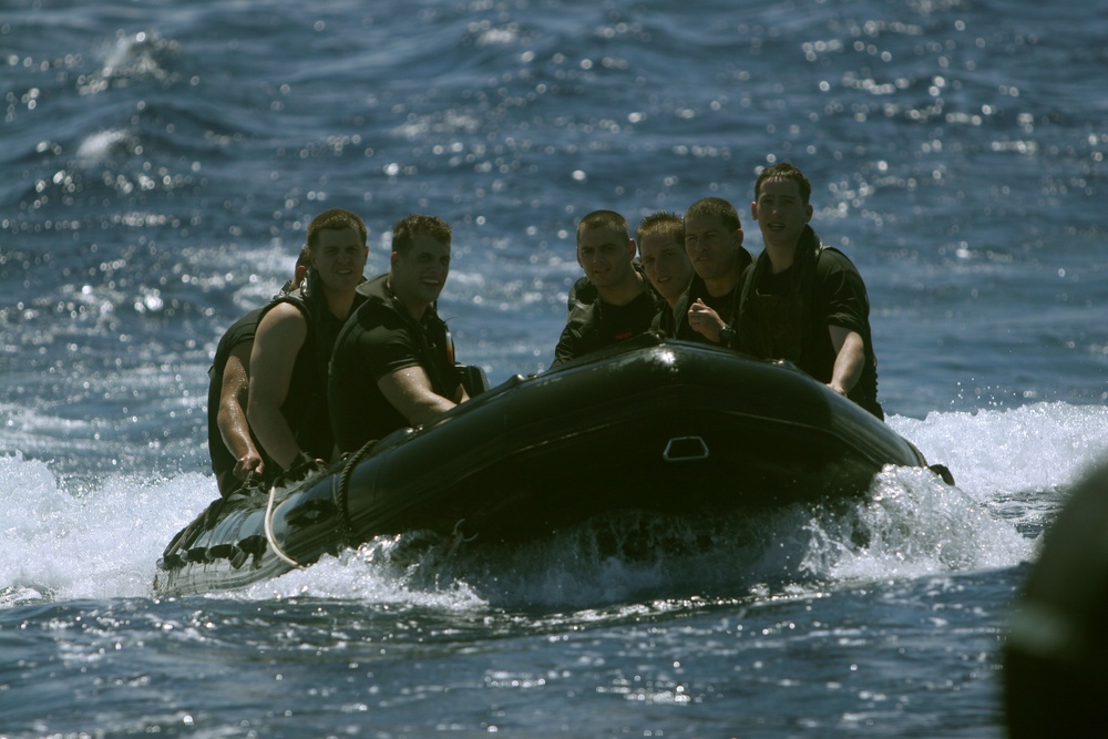 DVIDS - Images - Reconnaissance Marines test new boat engines [Image 7 ...