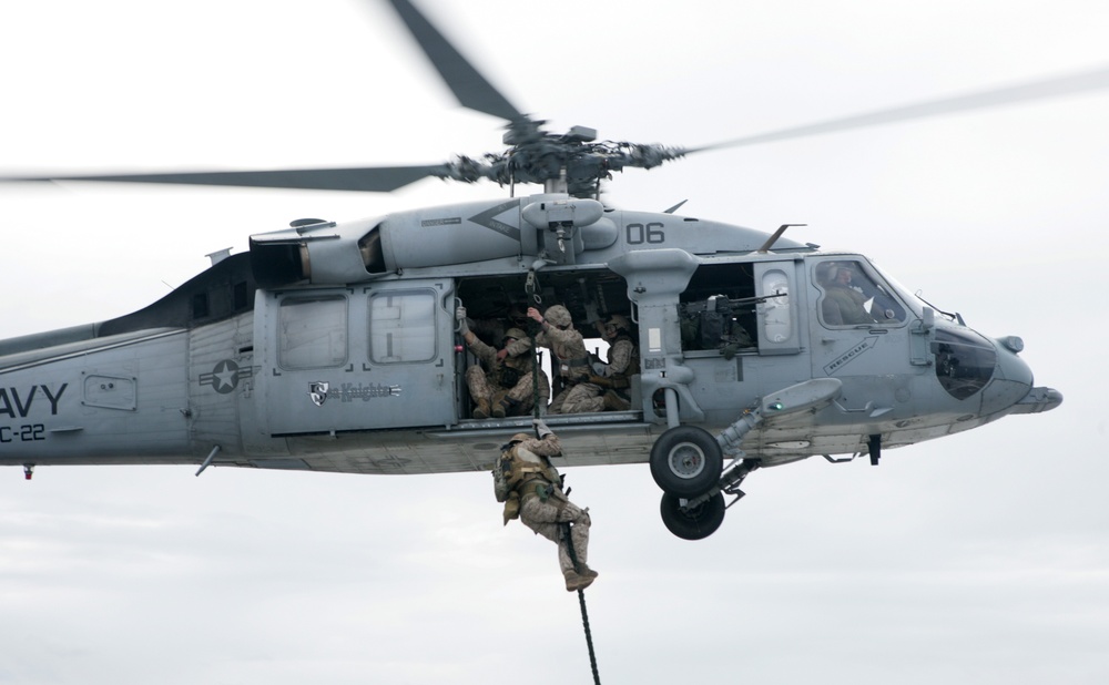 DVIDS - Images - Fast Roping on USS Ponce [Image 4 of 10]