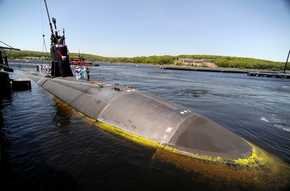 DVIDS - Images - Submarines arriving in port [Image 1 of 5]