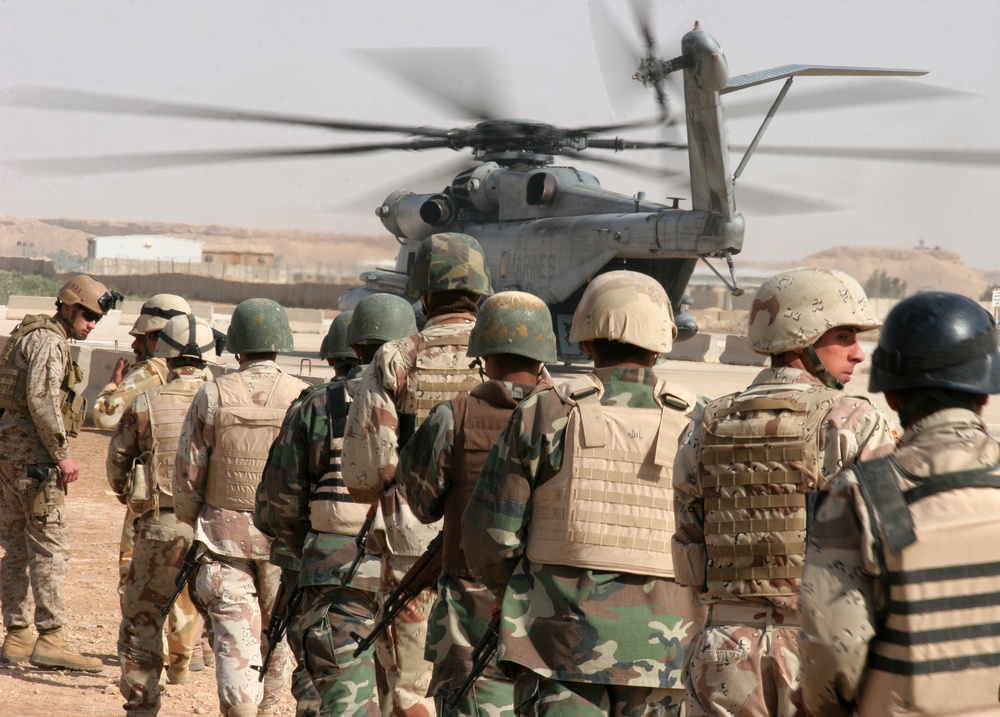 DVIDS - News - Iraqi commandos take to the skies for air assault training