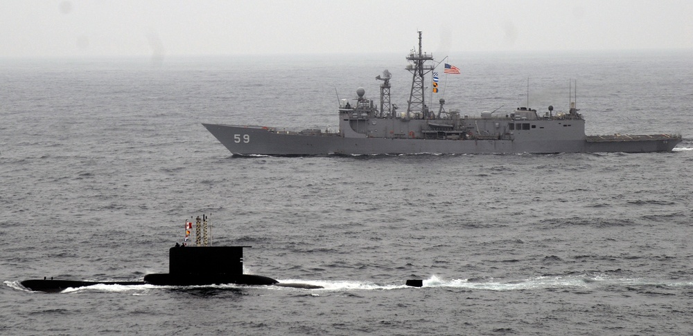 DVIDS - Images - Underway with USS Kauffman