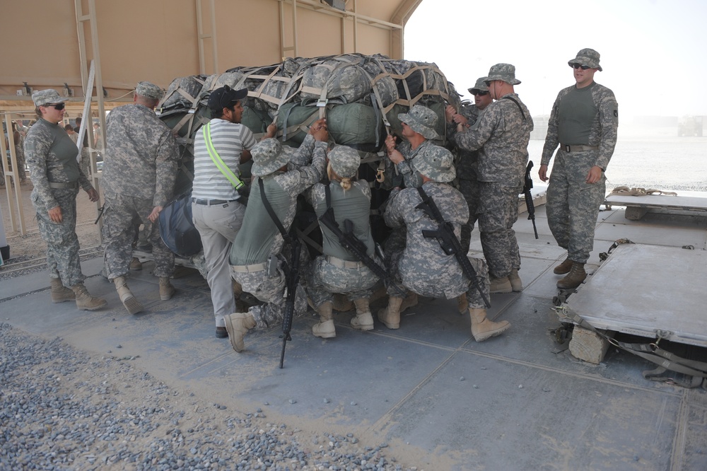 DVIDS - Images - Preparing for Deployment [Image 3 of 3]