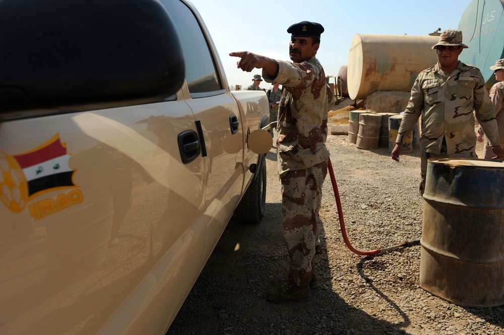 DVIDS - Images - Refueling Vehicles in Iraq [Image 1 of 3]