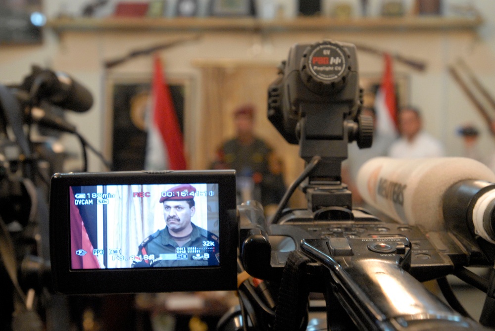 DVIDS - Images - Iraqi Special Operations Forces commander jumps into ...