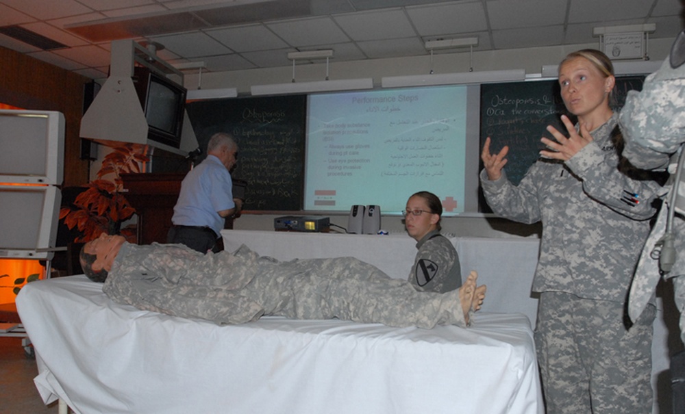 DVIDS - News - Iraqi nursing students receive training from U.S. Army