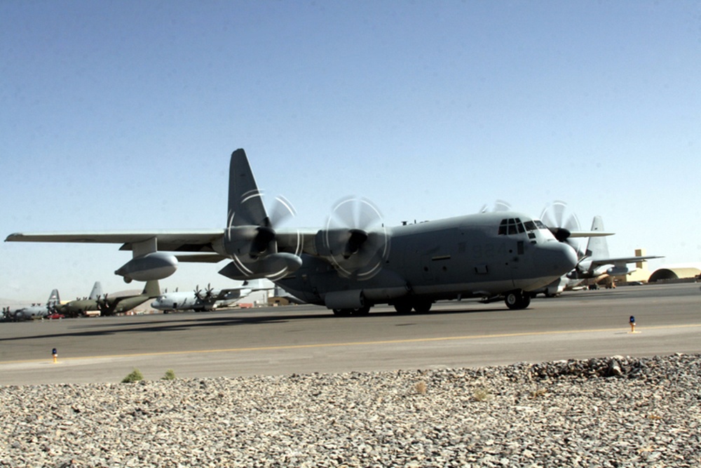 DVIDS - News - VMGR-152 'Sumos' earn Henry Wildfang Award as refueled ...
