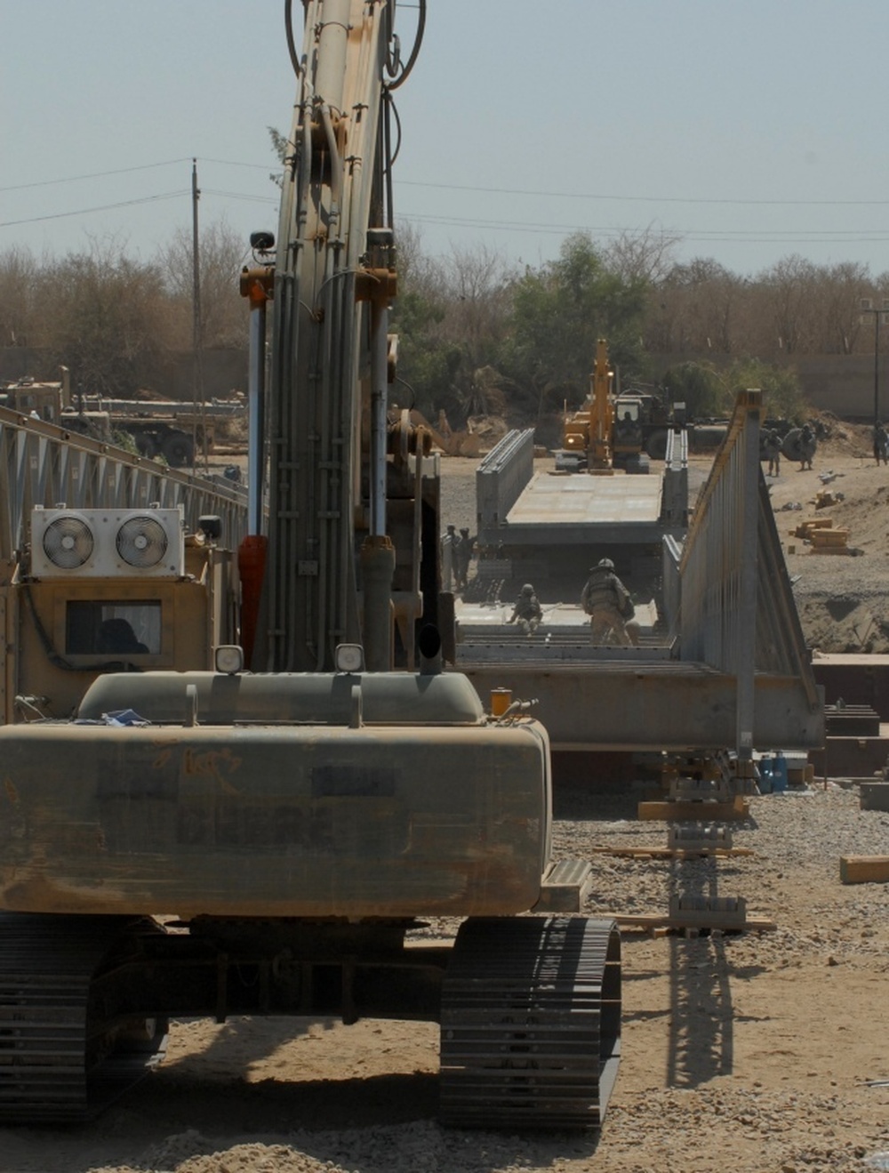 DVIDS - News - U.S., Iraqi army Engineers open new bridge over Tigris