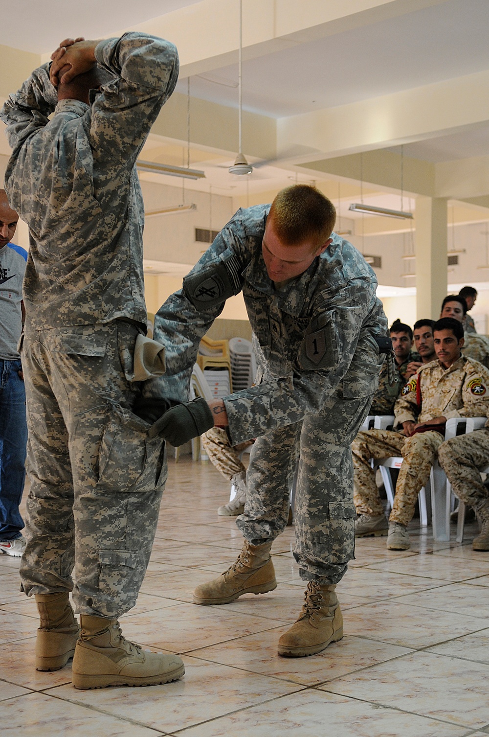 DVIDS - Images - Iraqi commando's receive training [Image 13 of 17]