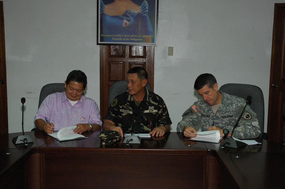 DVIDS - News - RP Agriculture Department, JSOTF-P sign agreement