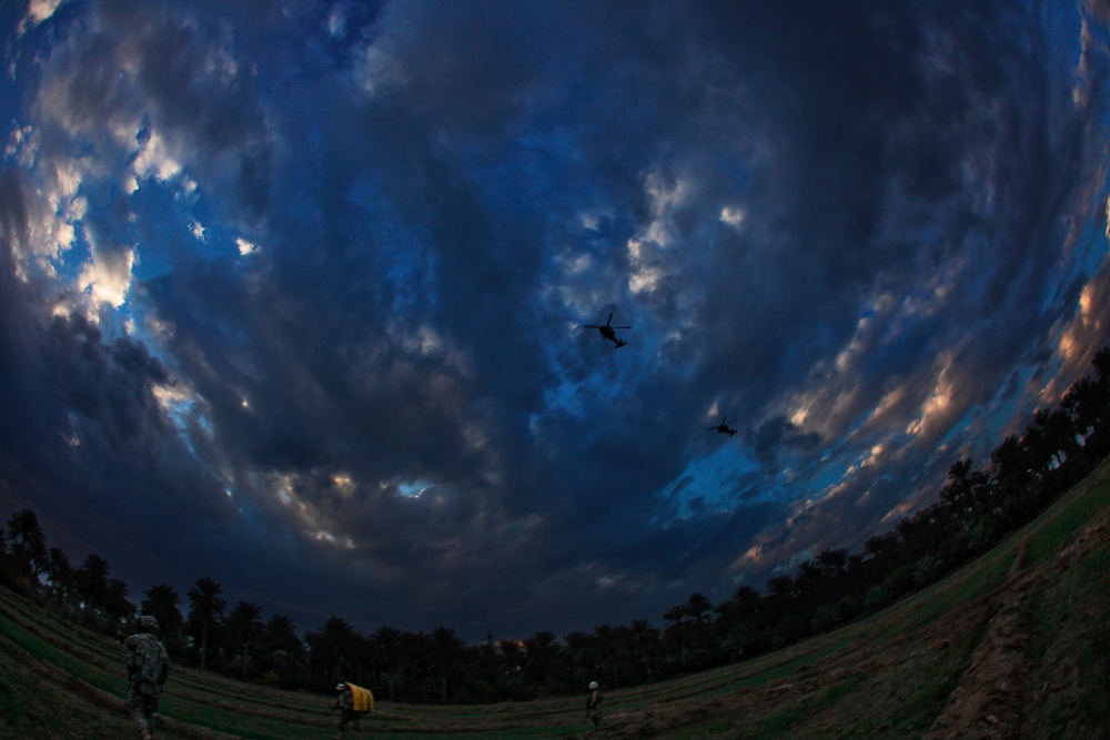 DVIDS - Images - Air Cavalry set up traffic control points [Image 5 of 5]