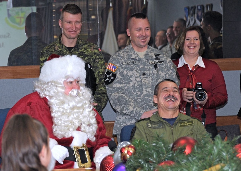 DVIDS - Images - Santa Receives Mission Briefing From NORAD [Image 1 of 11]