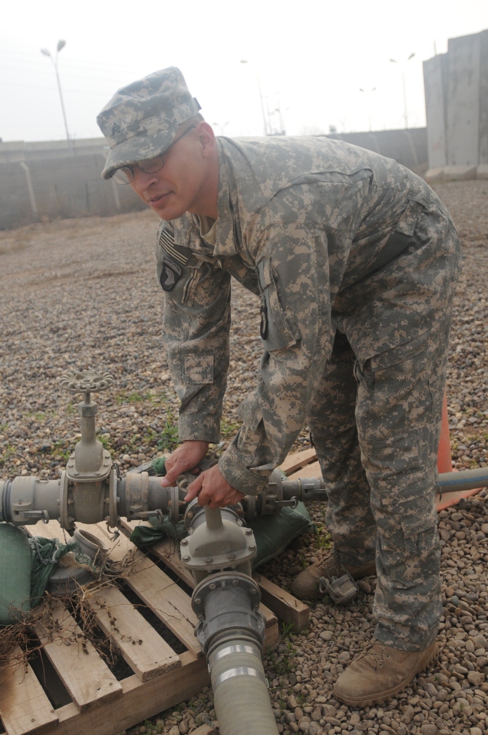 DVIDS - Images - Quartermaster Soldiers provide potable water at ...