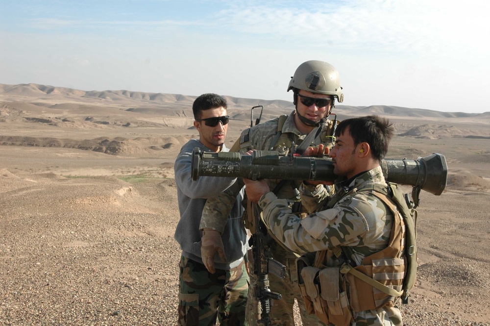 DVIDS - News - Iraqi soldiers learn to scout from the sky