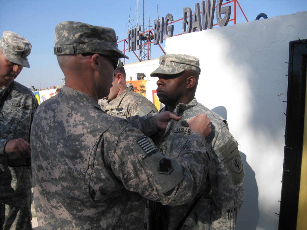 DVIDS - Images - Soldiers receive Combat Action Badges [Image 2 of 2]