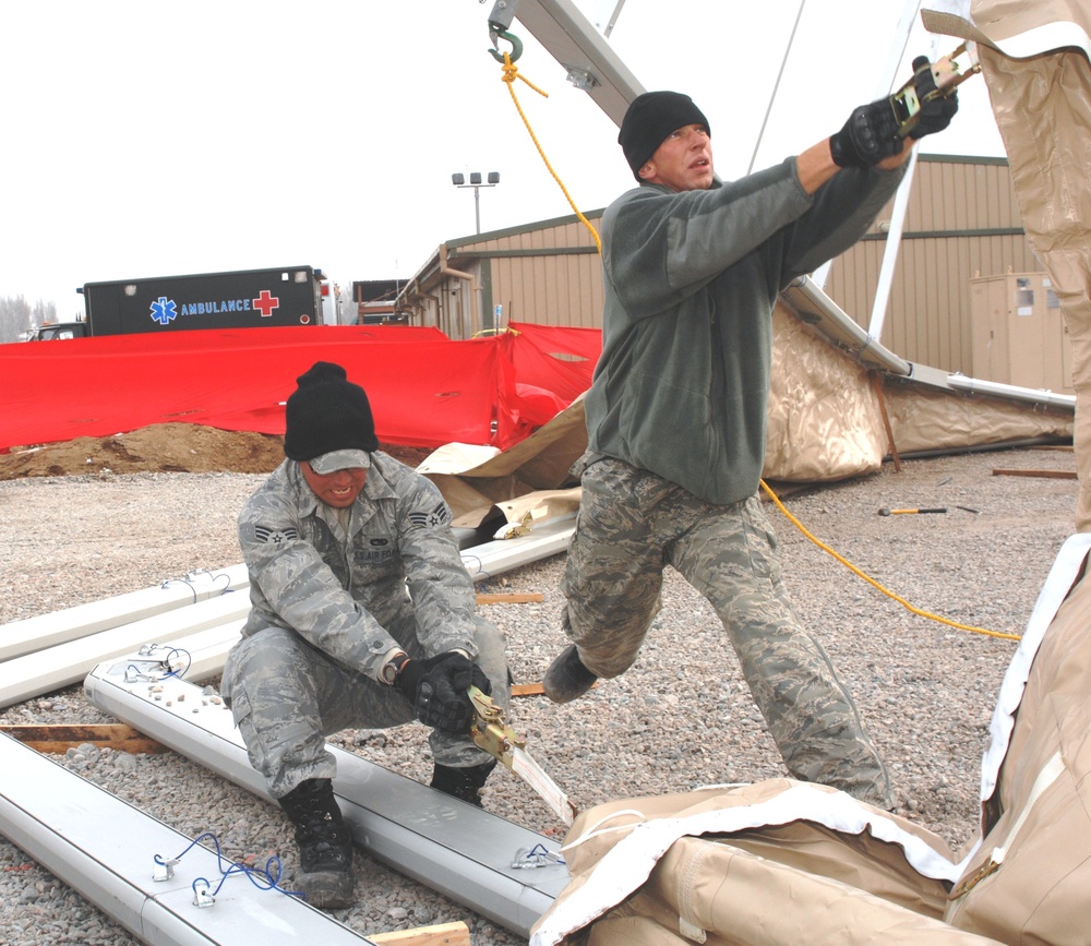 DVIDS - News - BEARs build up Transit Center at Manas