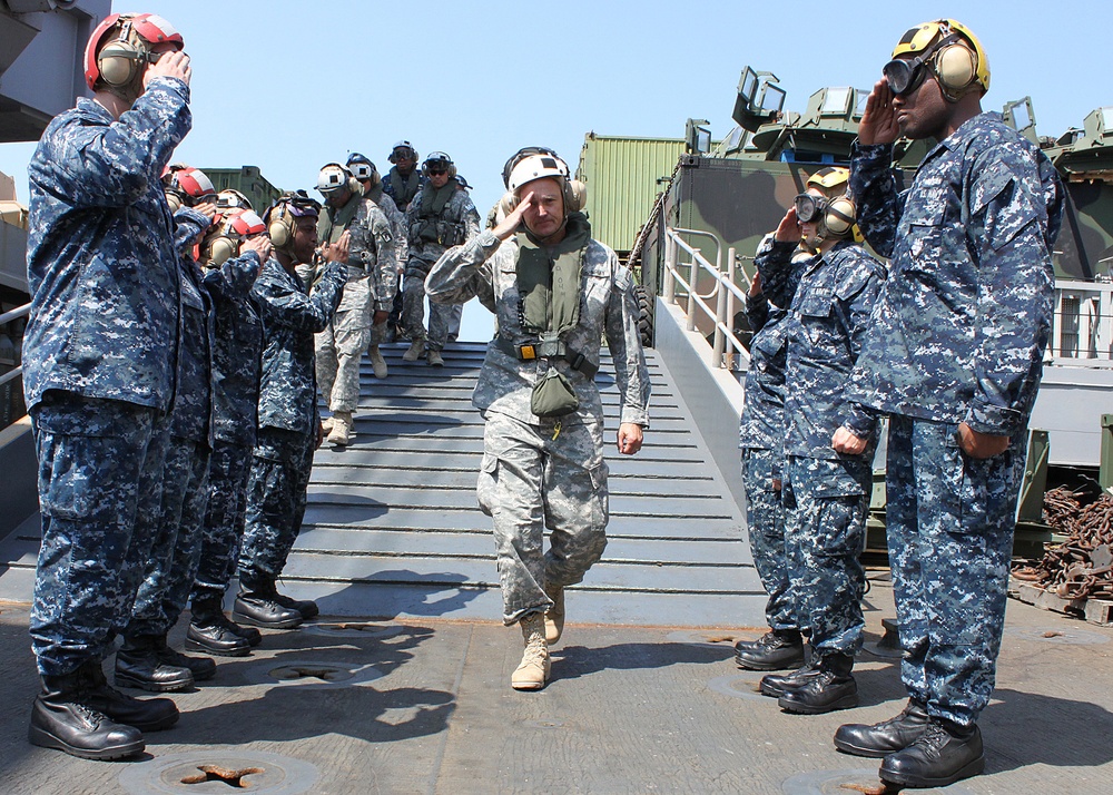 DVIDS - Images - A Visit Aboard USS Carter Hall [Image 4 of 4]