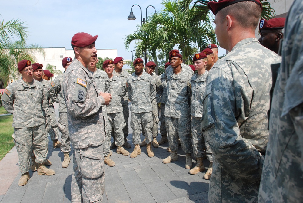 DVIDS - Images - 2BT, Red Falcons Reenlistment With Maj. Gen. Allyn ...