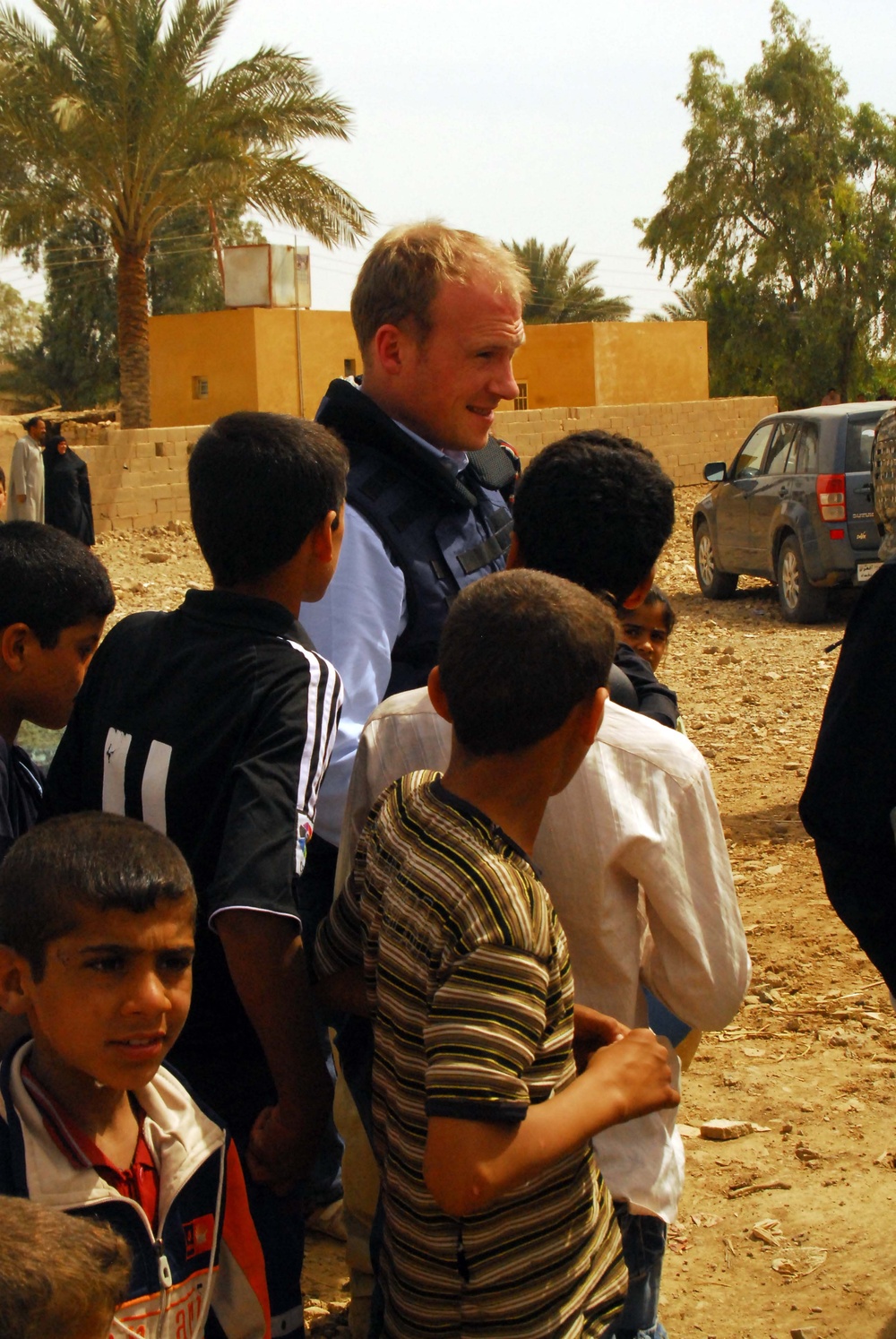 DVIDS - Images - Soldiers help displaced persons [Image 1 of 28]