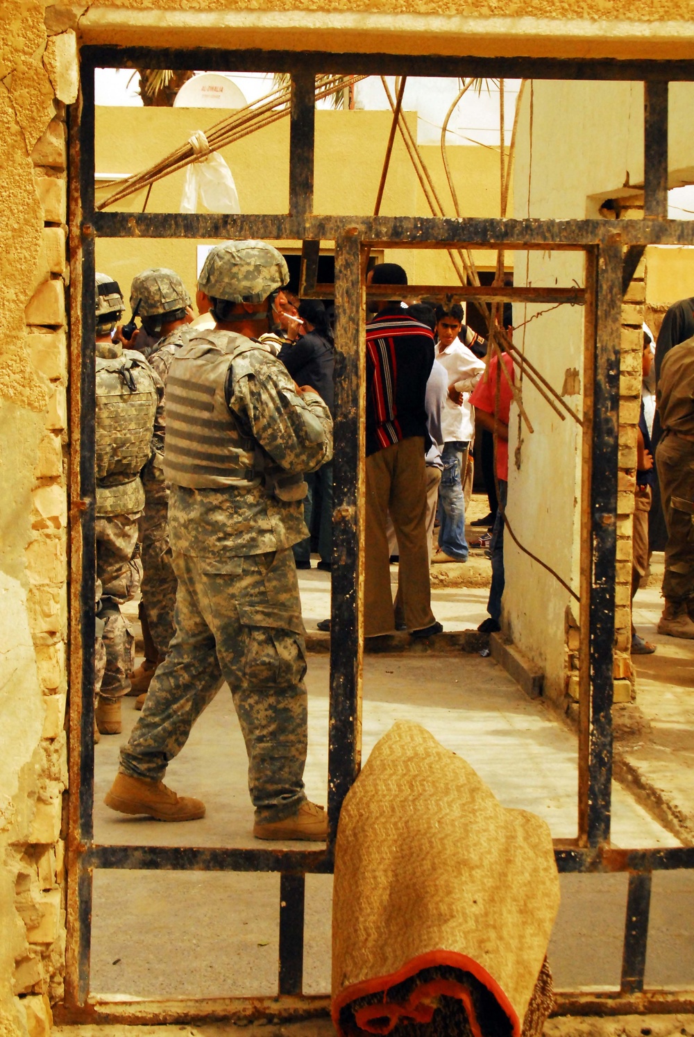 DVIDS - Images - Soldiers help displaced persons [Image 14 of 28]