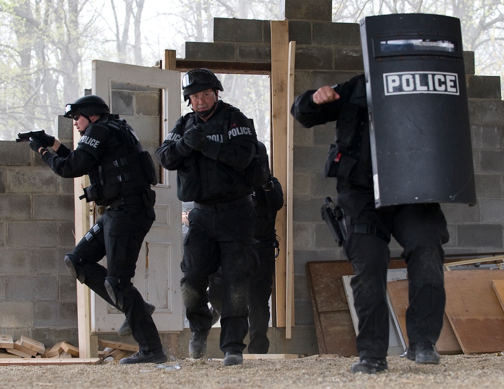 DVIDS - Images - Speedway SWAT trains at MUTC [Image 3 of 4]