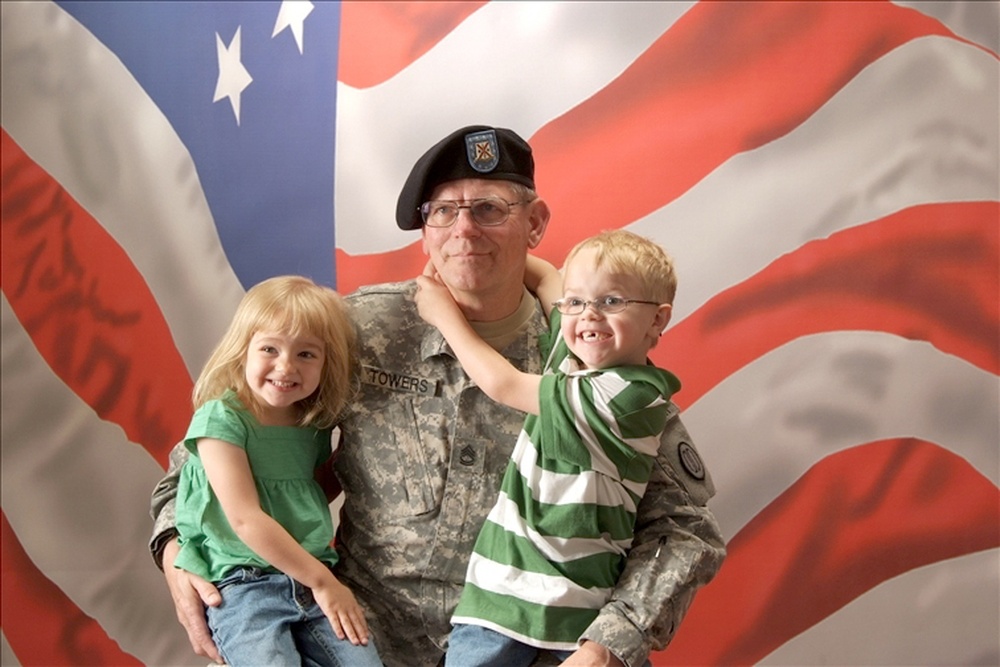 DVIDS - News - Deployed Soldiers Return in Time for Father's Day