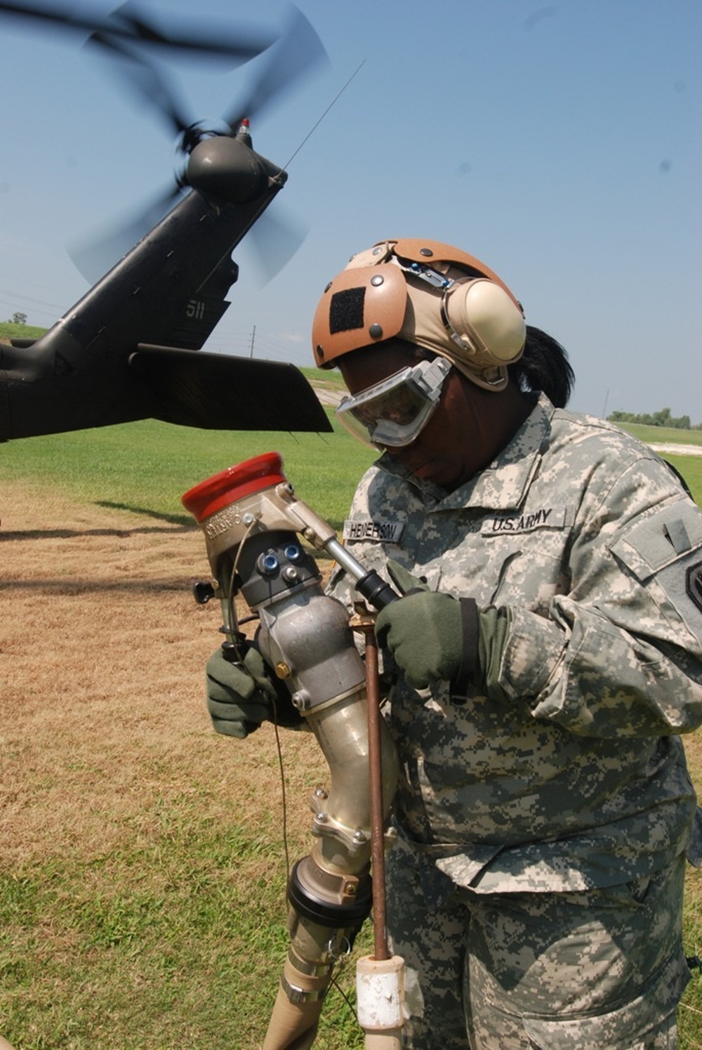 DVIDS - News - Refuelers vital to helicopter sling-load operations