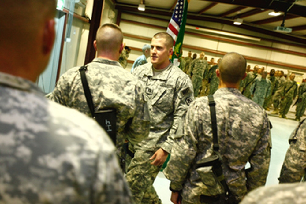 DVIDS - News - 105th Military Police Battalion Holds its Combat Patch ...