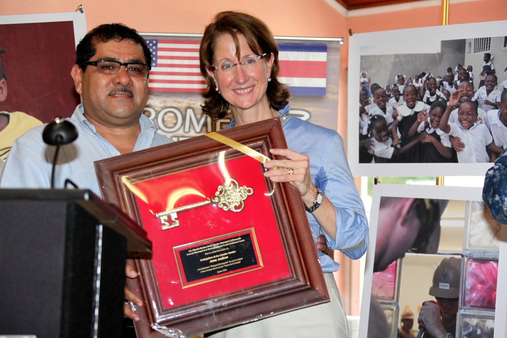 DVIDS - News - Costa Rica Embraces Continuing Promise 2010 at Opening ...