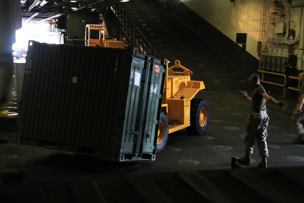 DVIDS - Images - Deployment-Combat Cargo [Image 4 of 9]