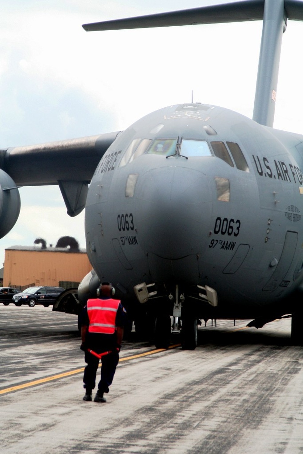 DVIDS - News - Altus C-17 crew holds air demonstration as part of Scott ...