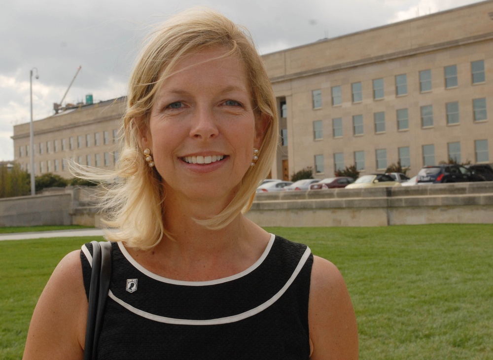 DVIDS - News - Family Member Cites Father's Recovery at Ceremony