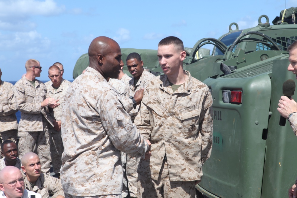 DVIDS - Images - MEU Co visits Marines aboard USS Carter Hall [Image 5 ...