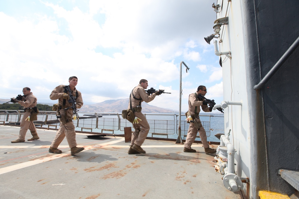 DVIDS - Images - Maritime Interception Operation [Image 8 of 20]