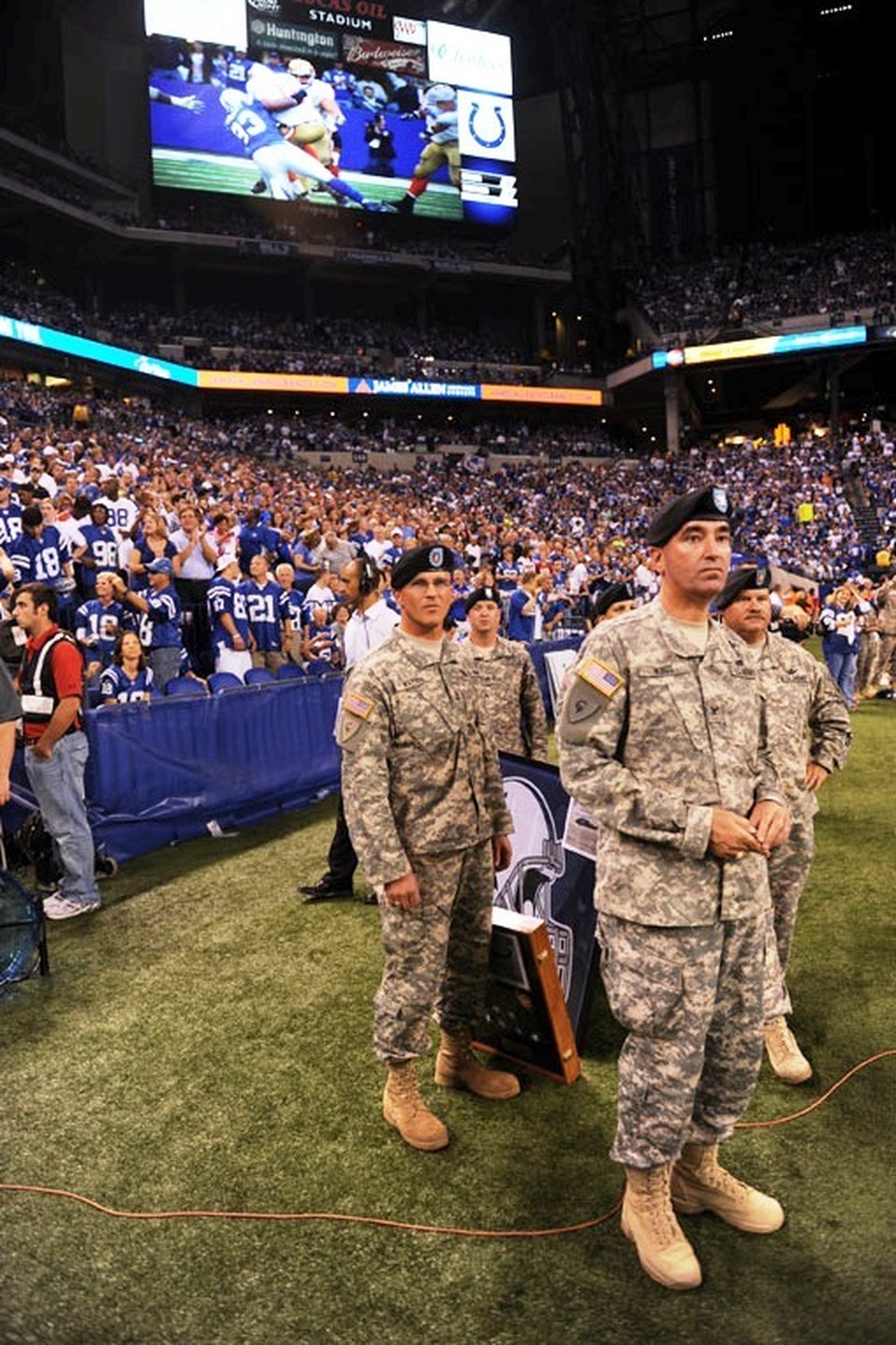 DVIDS - Images - 38th CAB Flag Presentation to Colts [Image 7 of 9]