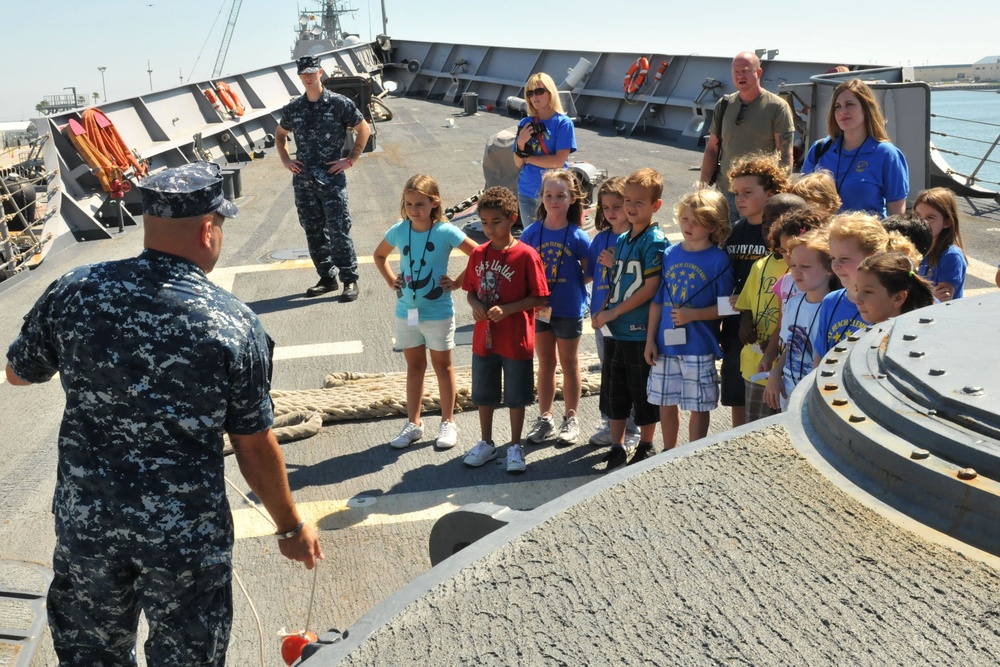 DVIDS - Images - Tour of USS Simpson [Image 1 of 2]