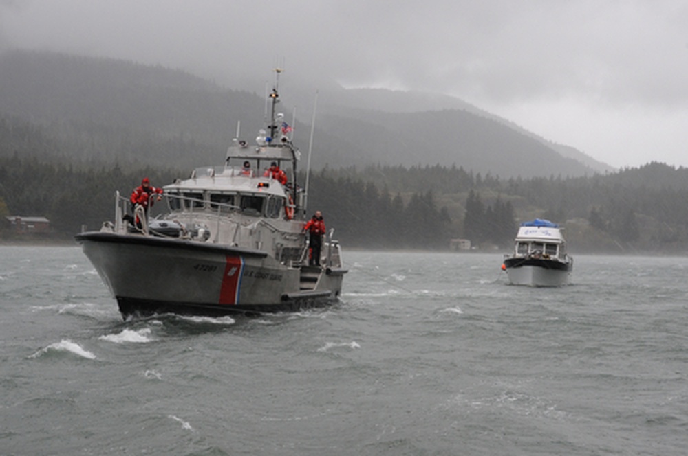 DVIDS - Images - Coast Guard Tows Fishing Ship [Image 2 of 2]