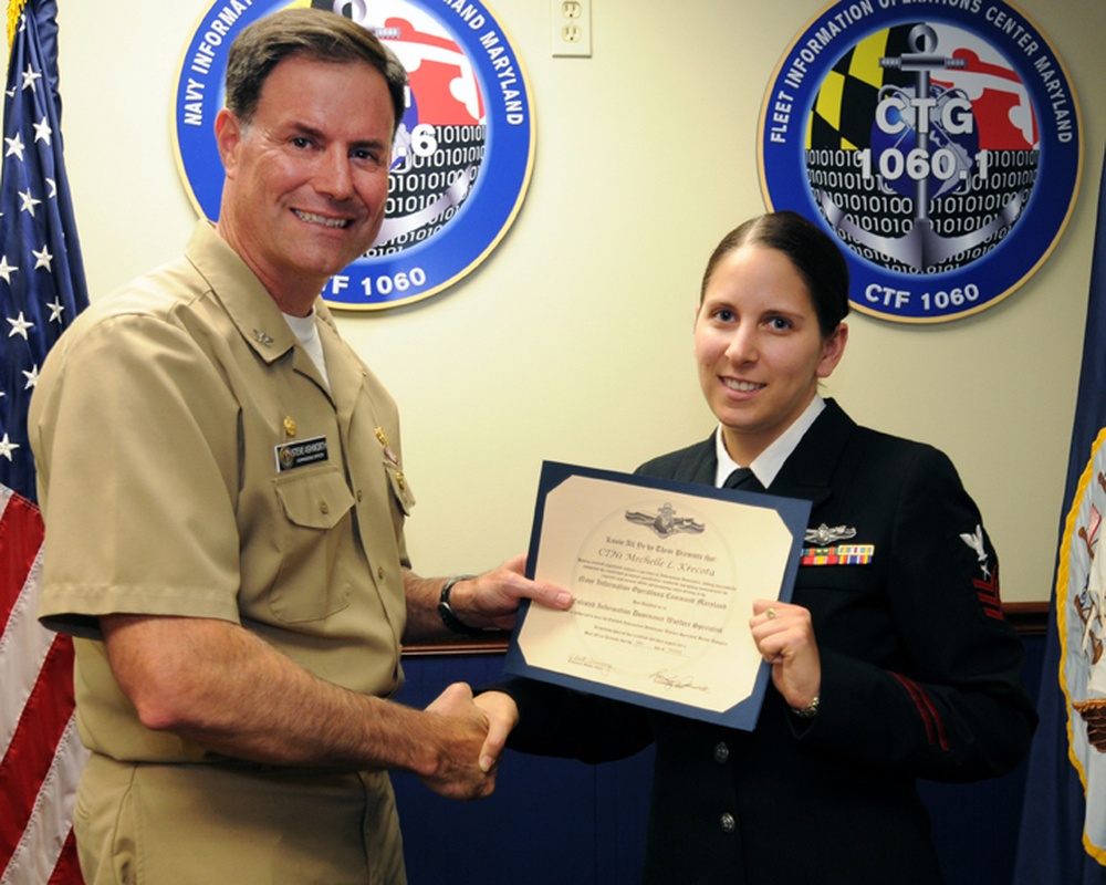 DVIDS - Images - First 2 Sailors Awared EIDWS insigna [Image 2 of 48]