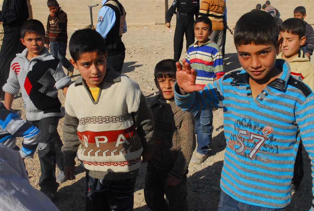 DVIDS - Images - USD-C soldiers support start of new school for Iraqi ...