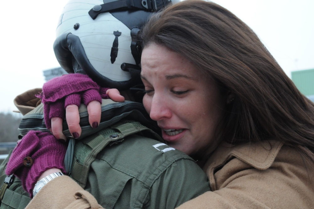 DVIDS - Images - Pilots return home [Image 2 of 2]