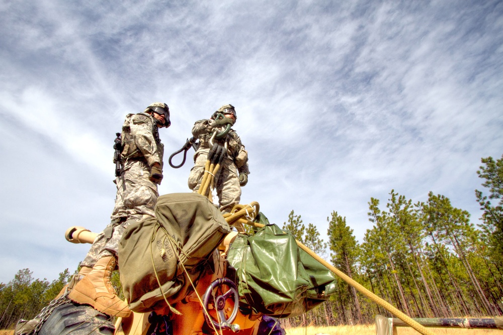 DVIDS - News - Veteran artillery unit relearns air assault skills