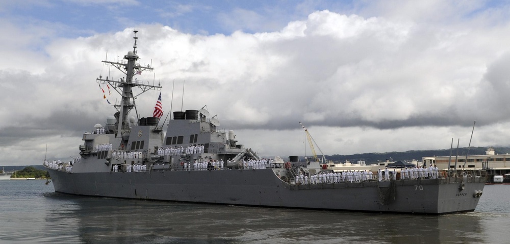DVIDS - Images - USS Hopper puts to sea [Image 3 of 3]