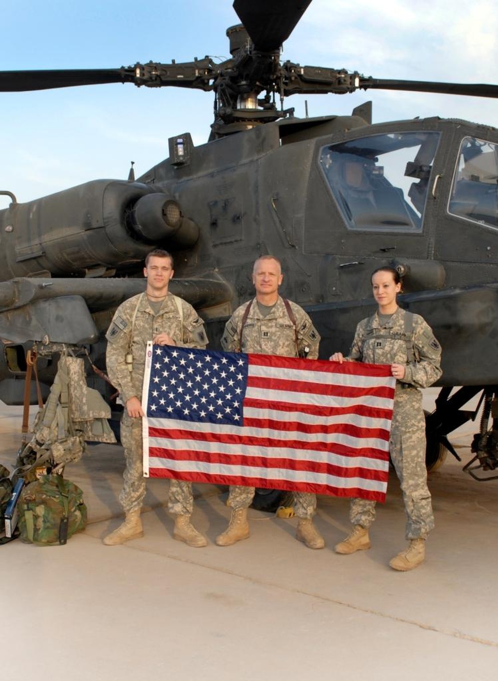 DVIDS - News - Like father, like daughter, son: Flying Apaches runs in ...