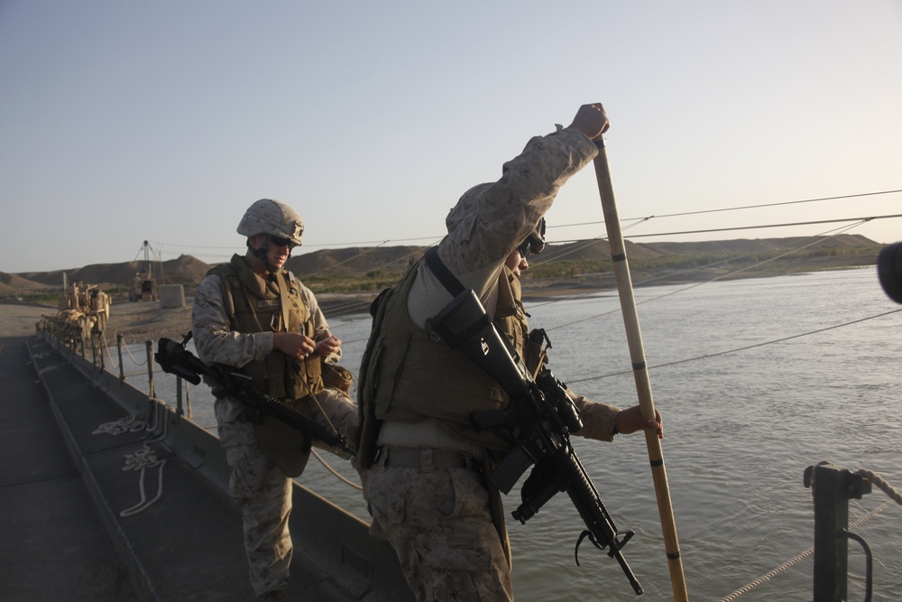 DVIDS - News - Joint engineering effort builds bridges between US Army ...