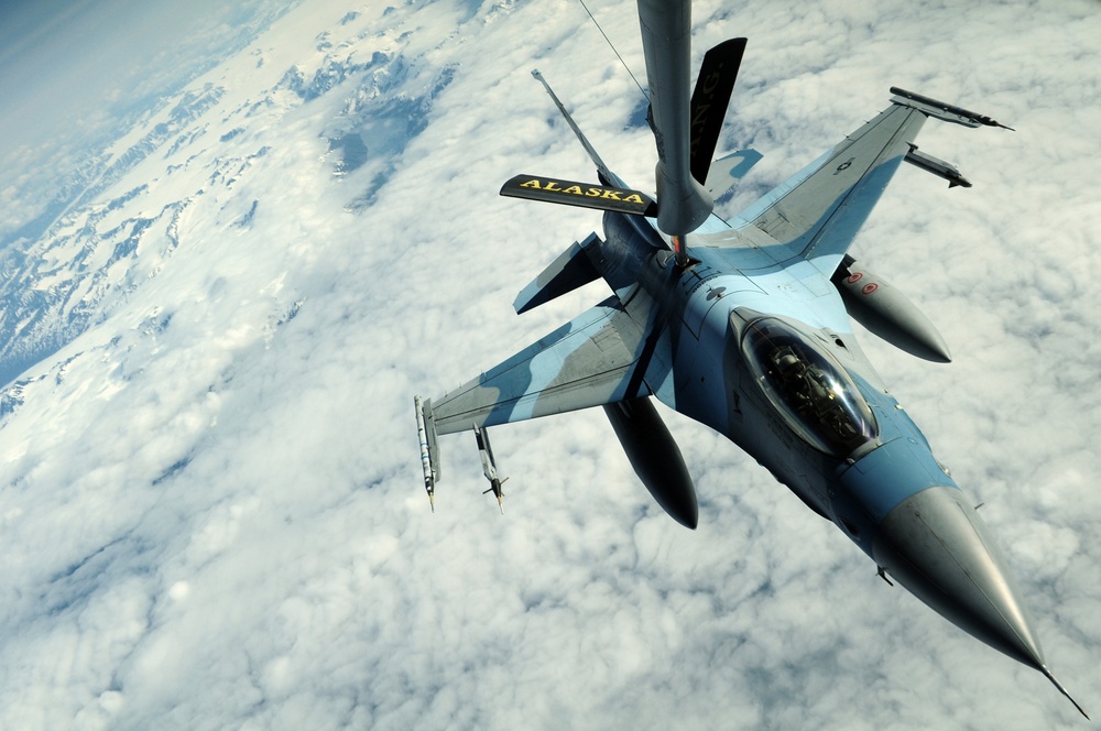 DVIDS - Images - 168th ARW get fuel to fighters during Northern Edge ...